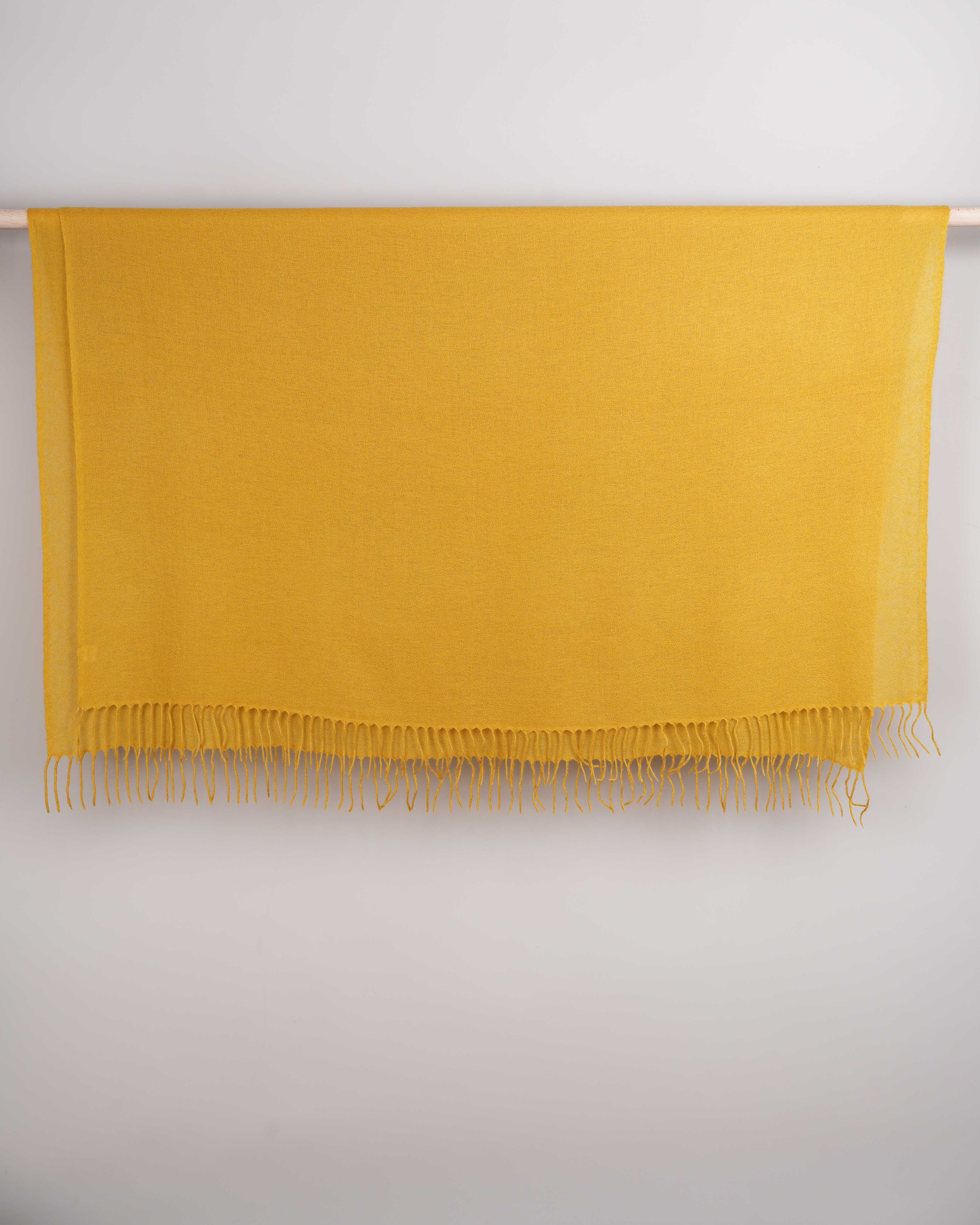 Kunjo cashmere scarf, bright gold – Bellona Cashmere & Horn GmbH