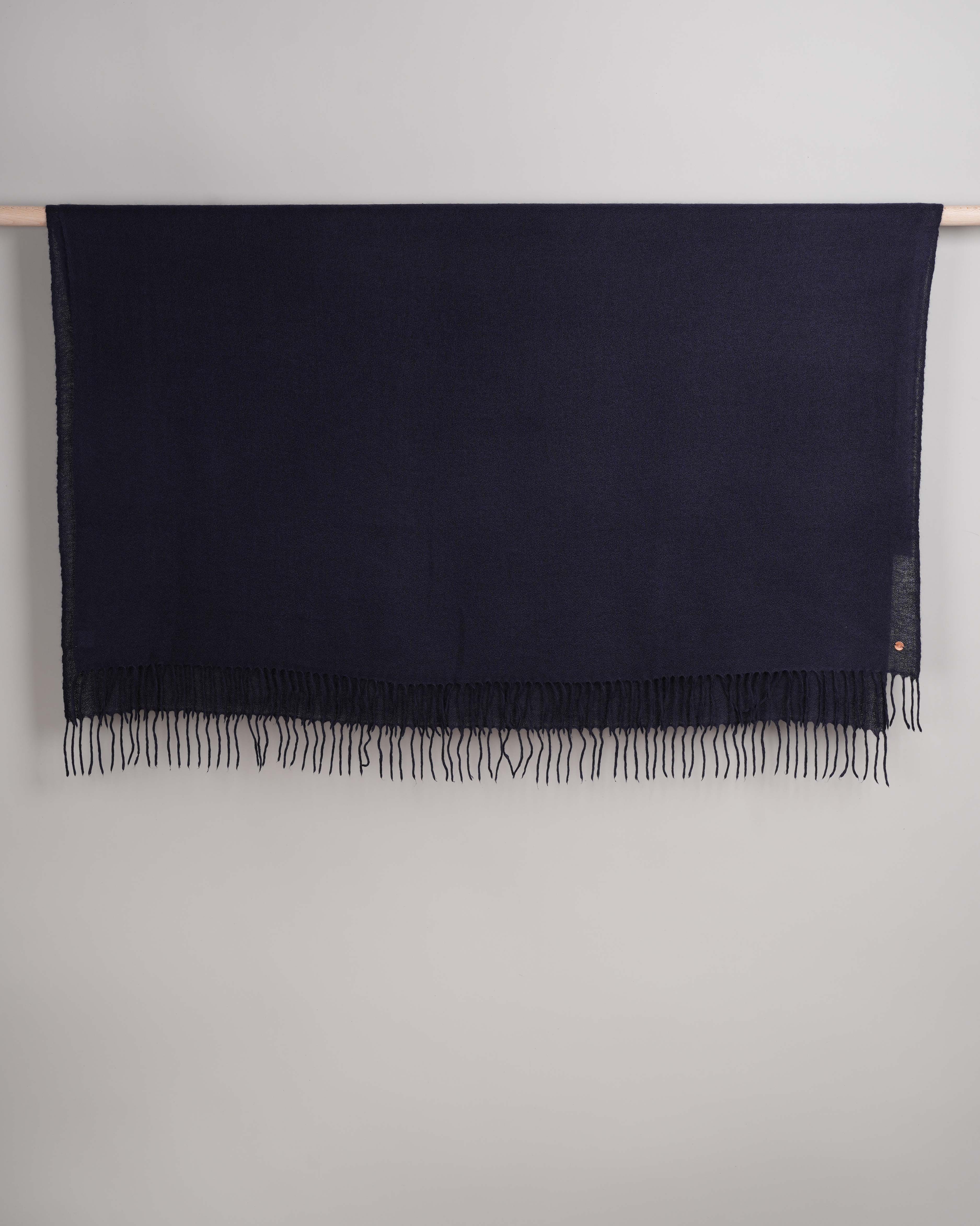 Kunjo cashmere scarf, navy – Bellona Cashmere & Horn GmbH